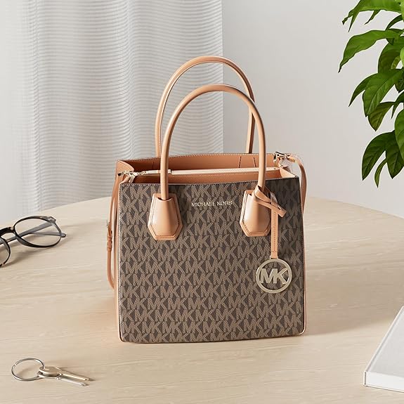 חגיגת תיקי מייקל קורס Michael Kors במשלוח חינם עד הבית!